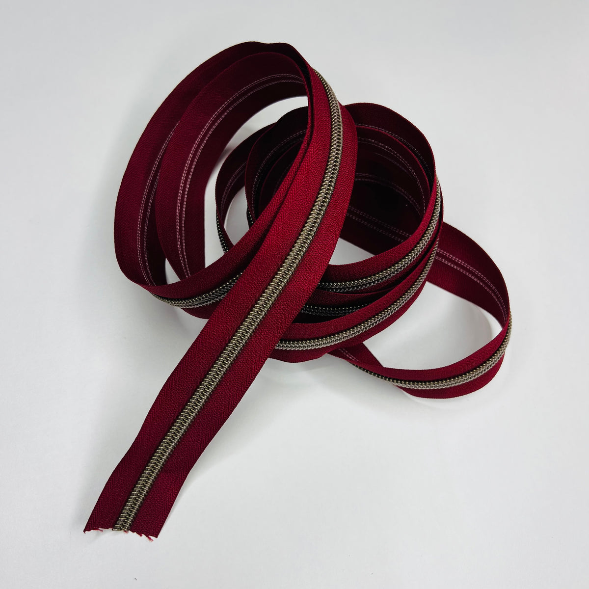 Zipper - Dark Red with Brass Teeth – The Textile Pantry